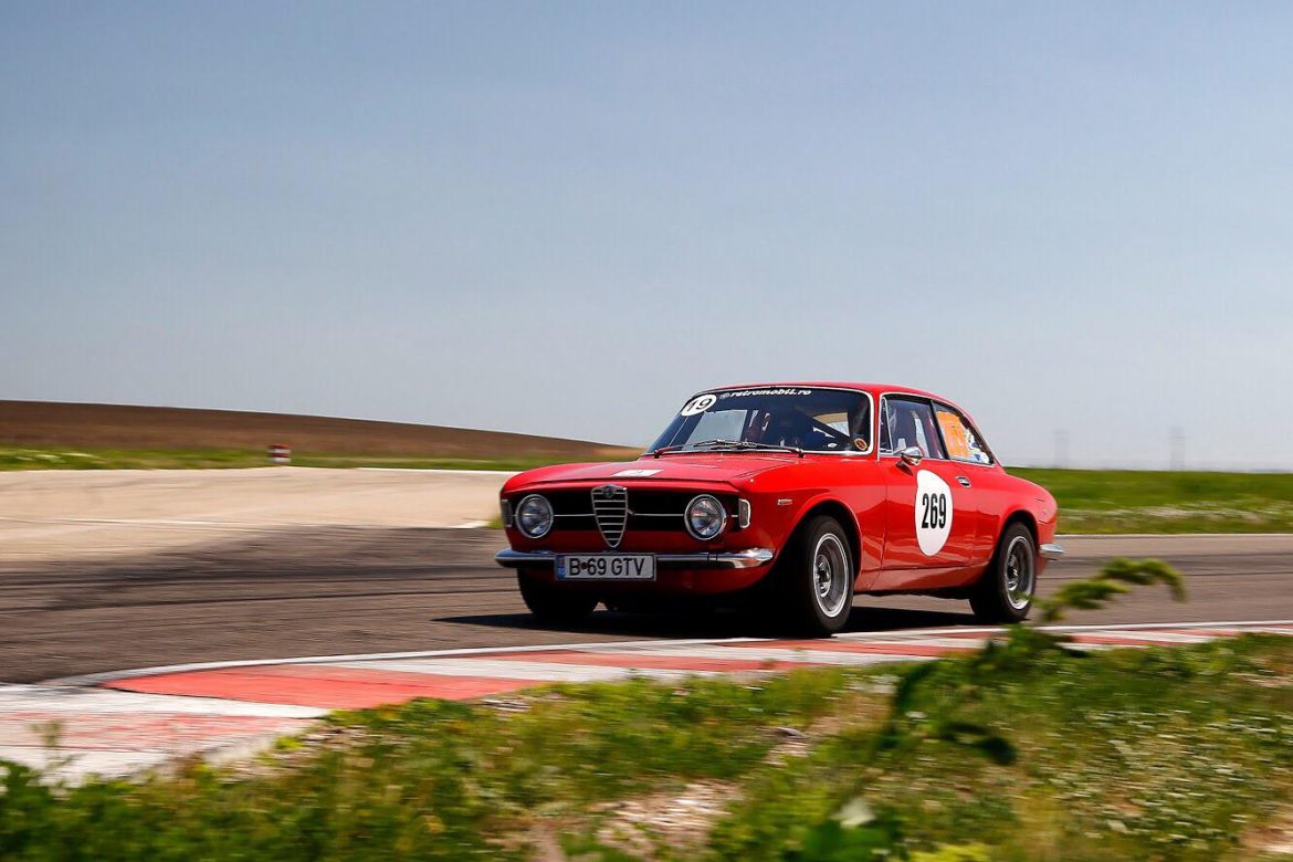 Start în campionatul cu cele mai frumoase automobile din România ...
