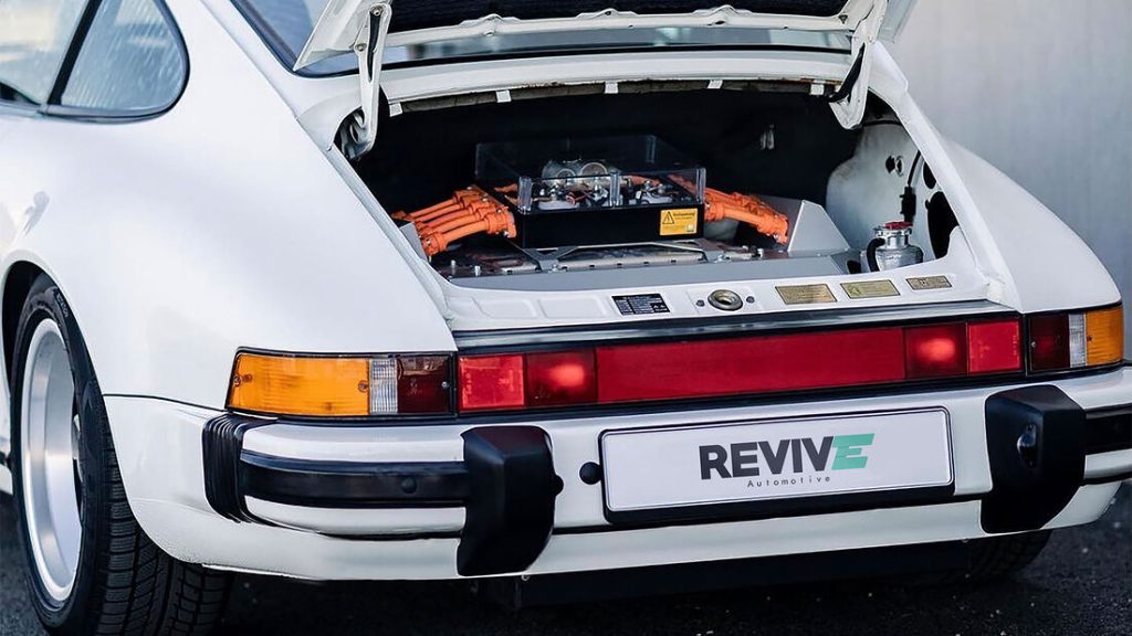 Porsche 911 Seria G cu propulsie electrică de la Revive Automotive